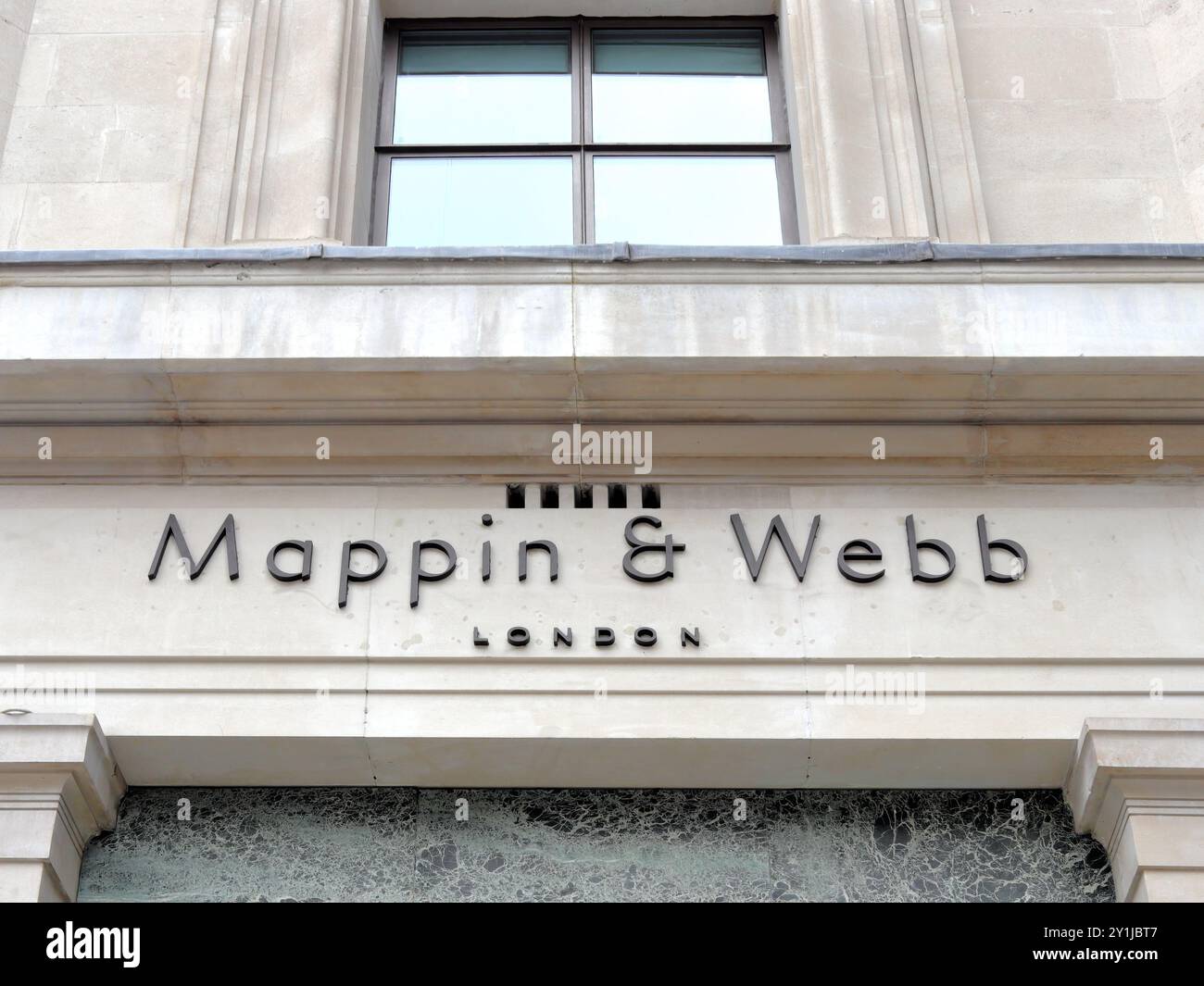 Mappin and Webb store on Regent Street in London Stock Photo - Alamy