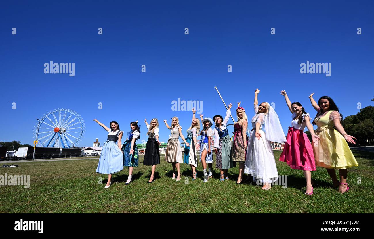 PRODUCTION - 07 September 2024, Bavaria, Munich: The models Antonia ...
