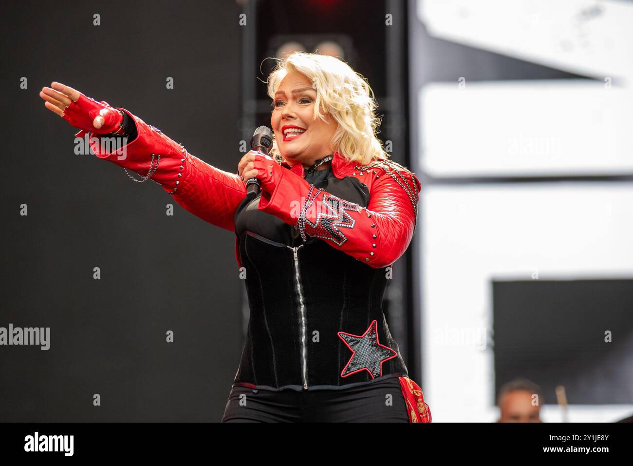 Izzy wilde hi-res stock photography and images - Alamy