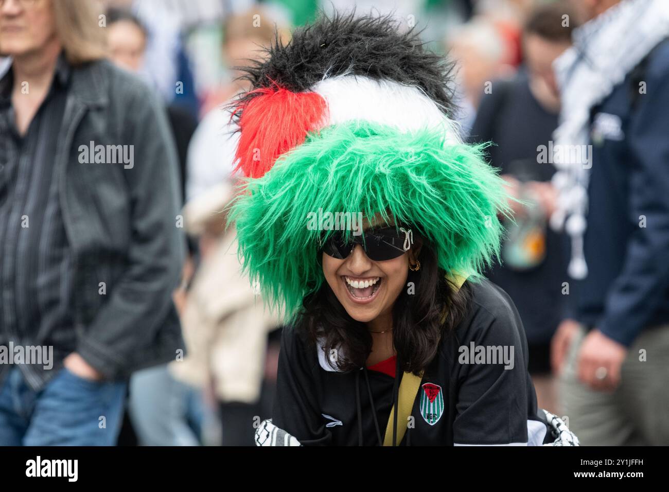 Palestinian hat hi-res stock photography and images - Alamy