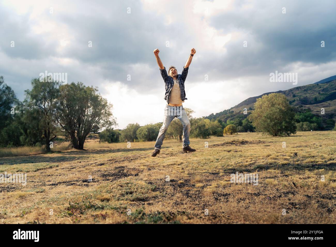 Victory pose hi-res stock photography and images - Alamy