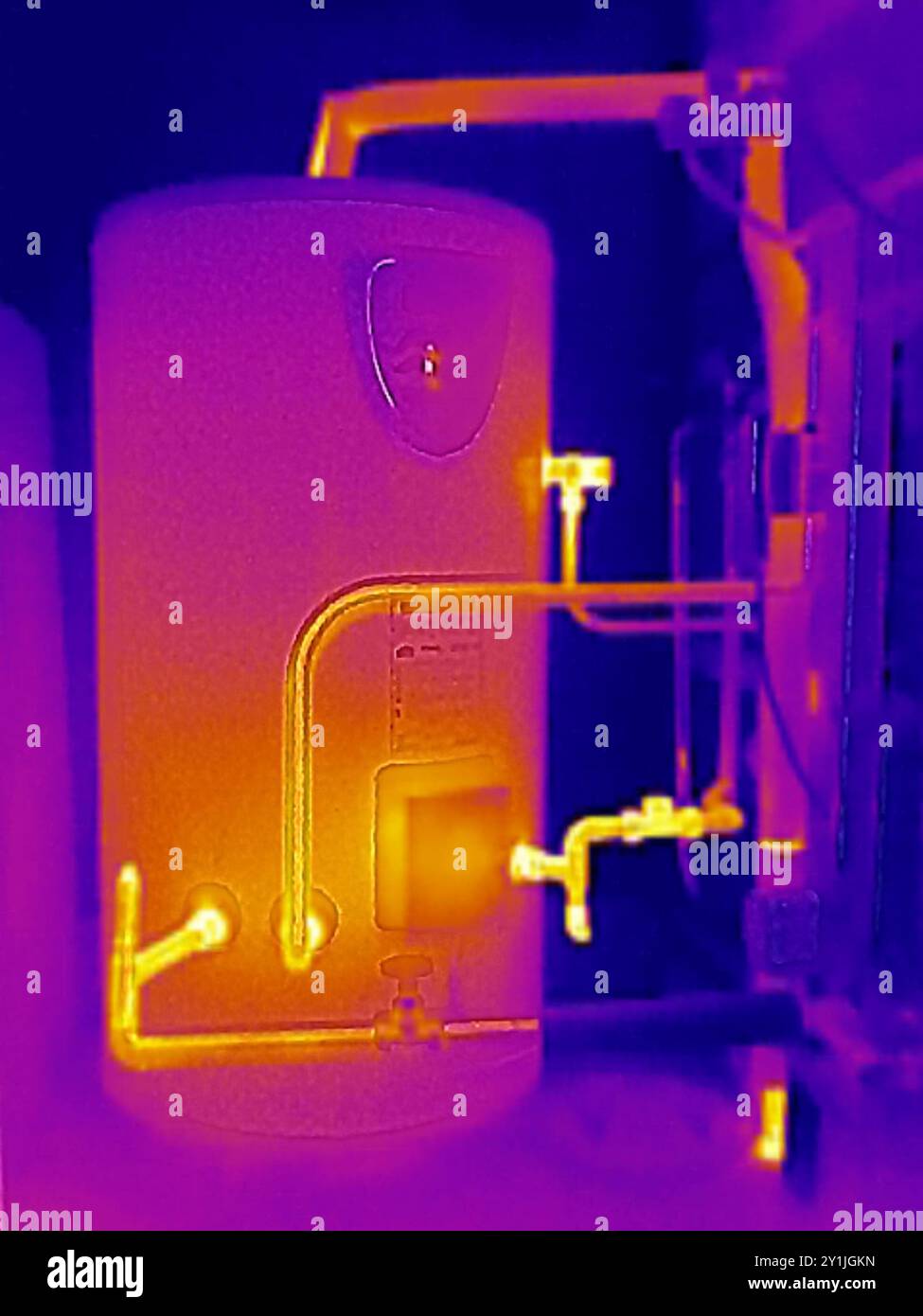 Thermal camera image showing hot water tank Stock Photo - Alamy