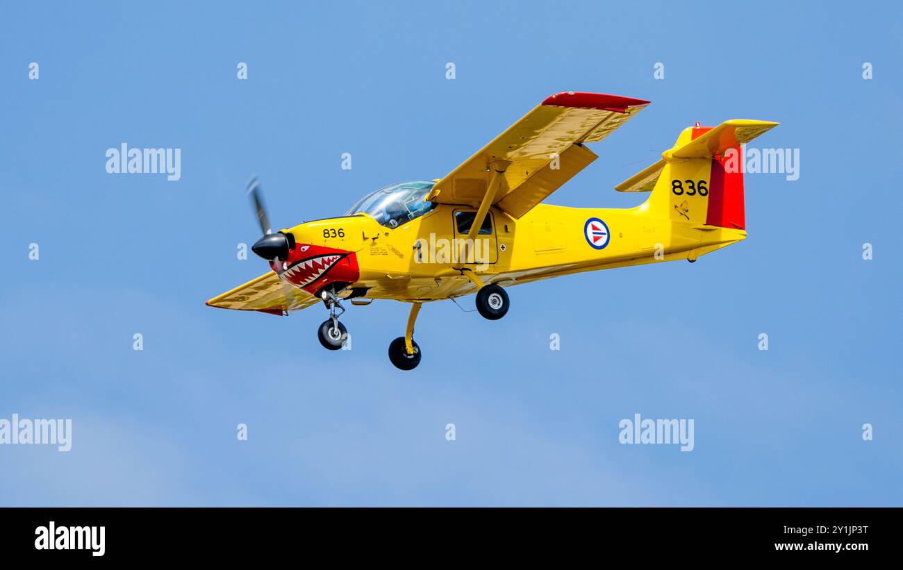 Royal Norwegian Air Force - Yellow Sparrows display team, arriving at ...