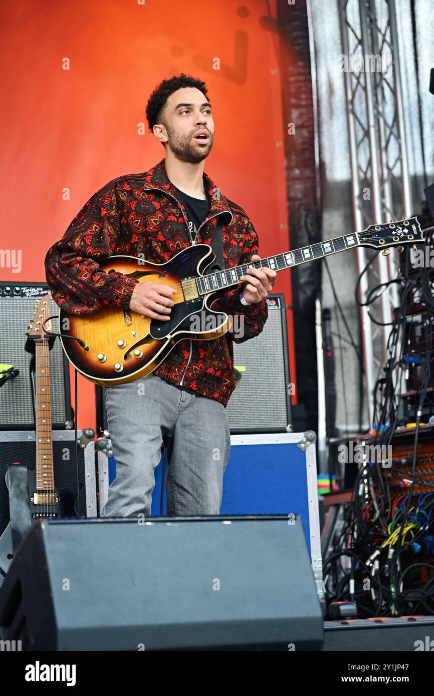 LONDON, UK. 7th Sep, 2024. Krar Collective and singer Shingai performs ...