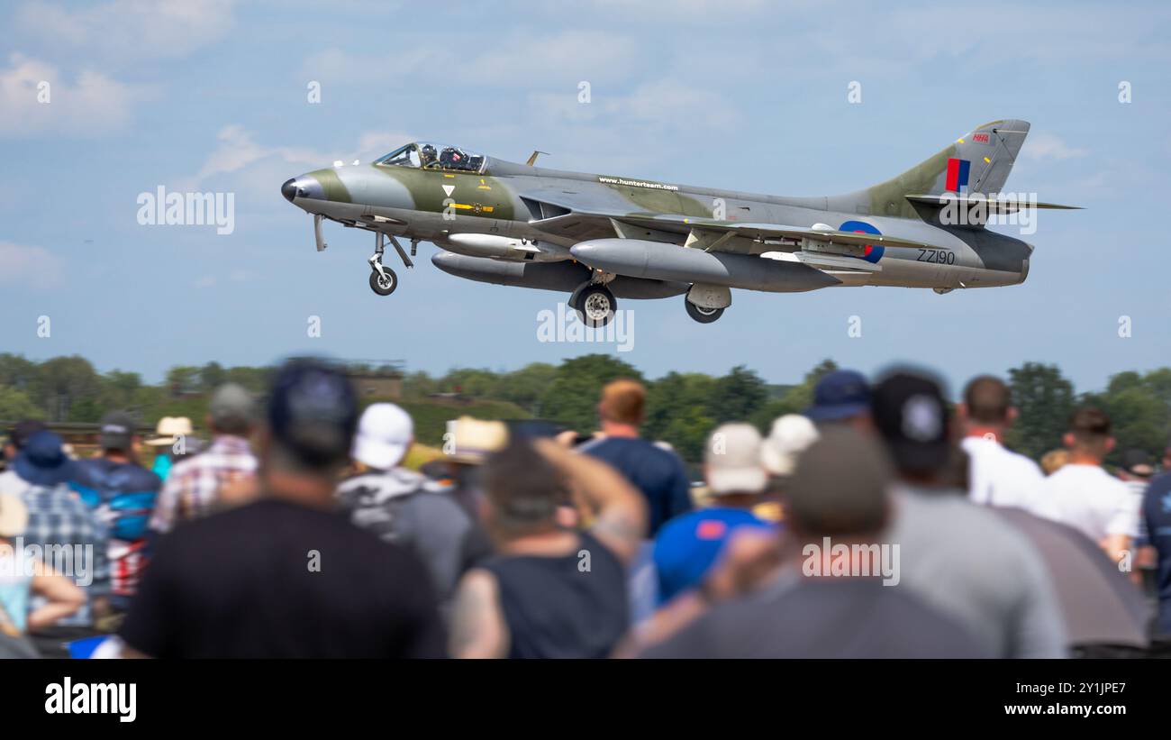 Hawker Hunter Aviation - Hawker Hunter F.58, arriving at RAF Fairford ...