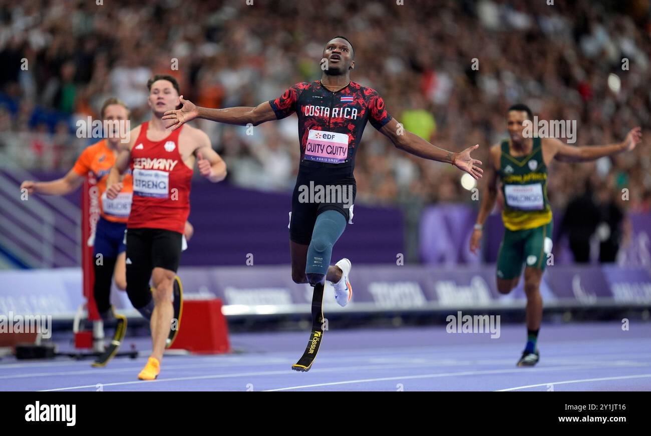 Costa Rica's Sherman Isidro Guity Guity winning gold in the Men's 200m ...