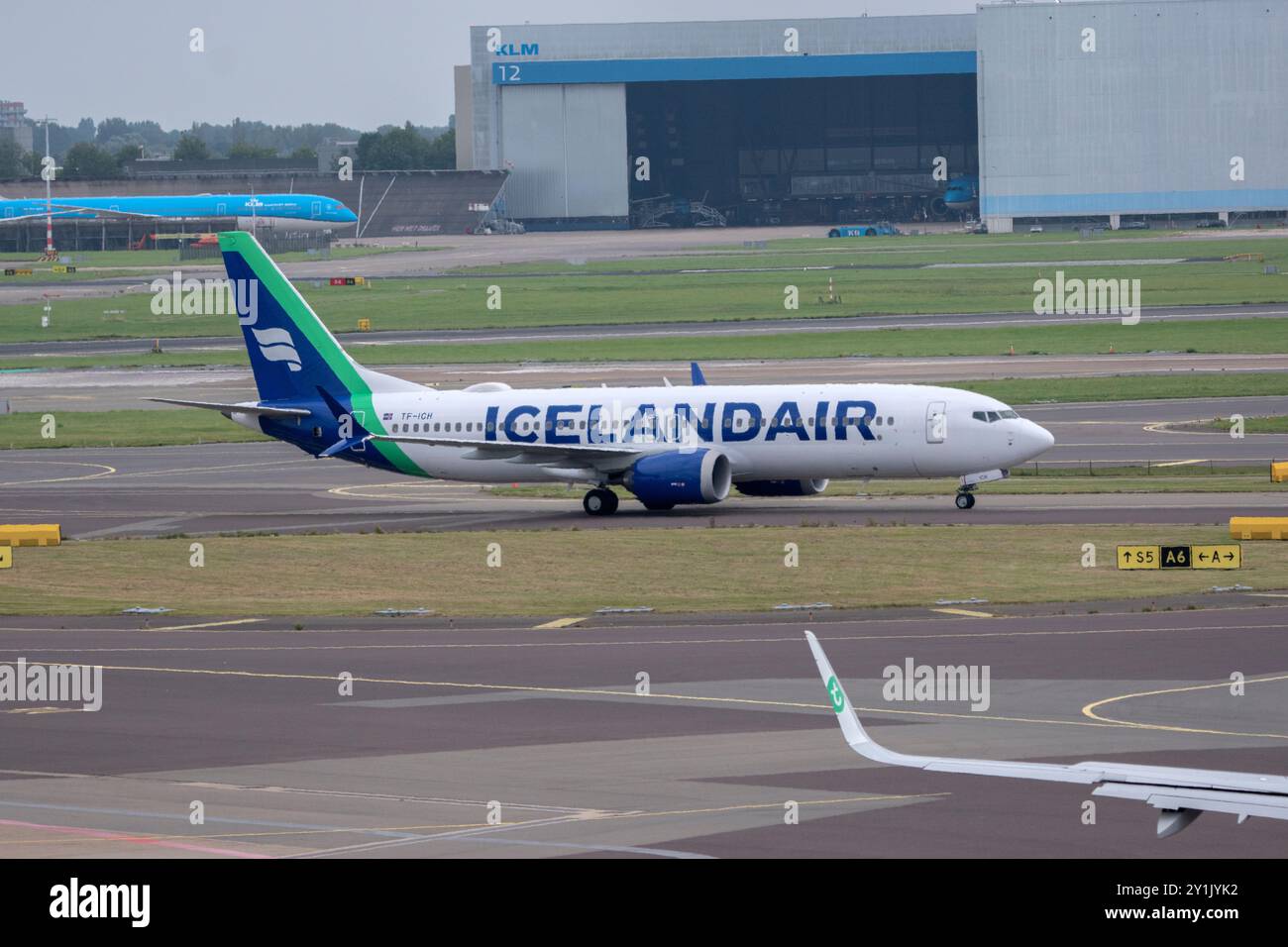 Boeing 737 8 max icelandair hi-res stock photography and images - Alamy