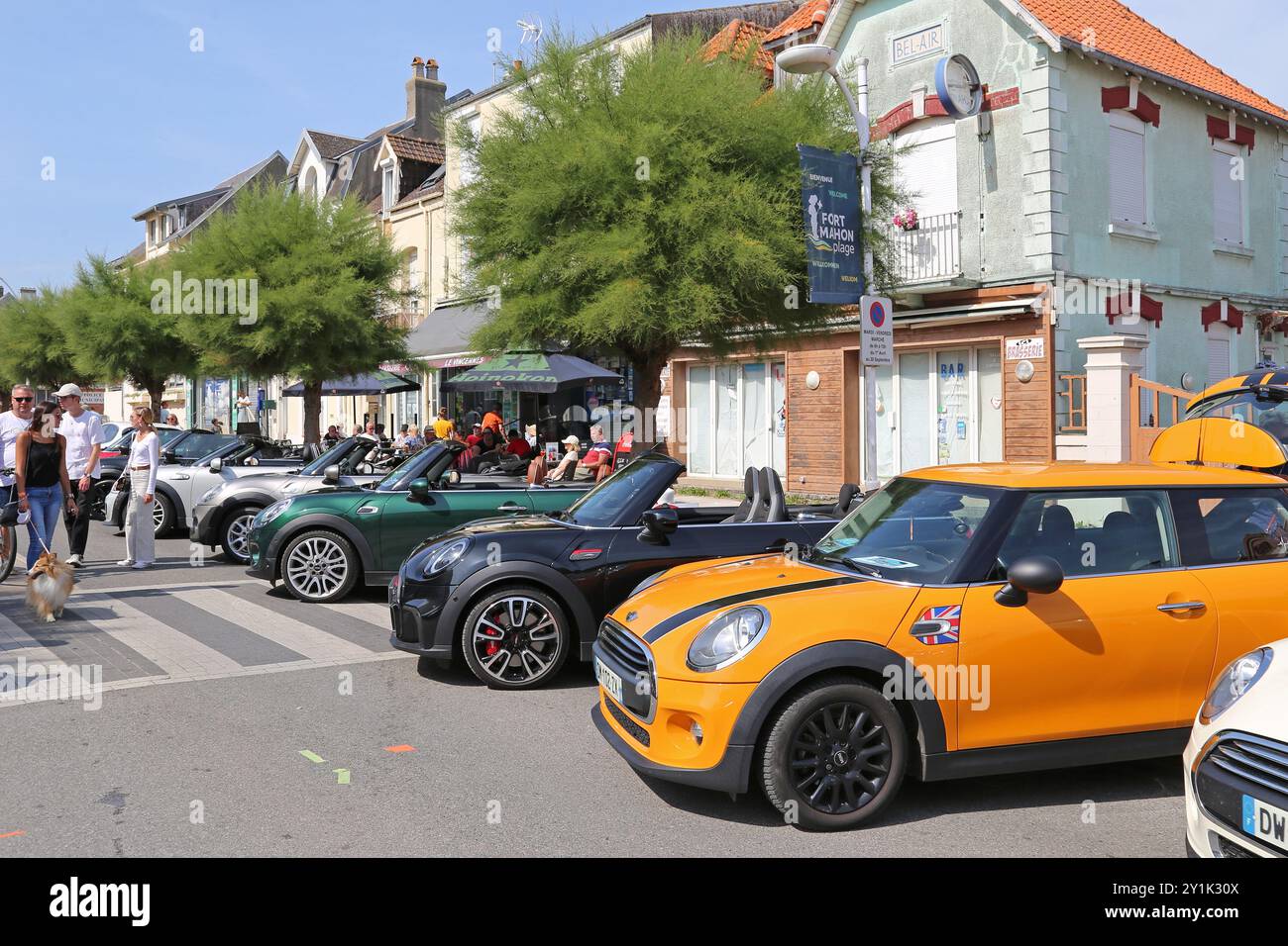 Rassemblement de Minis (Mini Gathering/Parade), Fort Mahon Plage, Côte ...