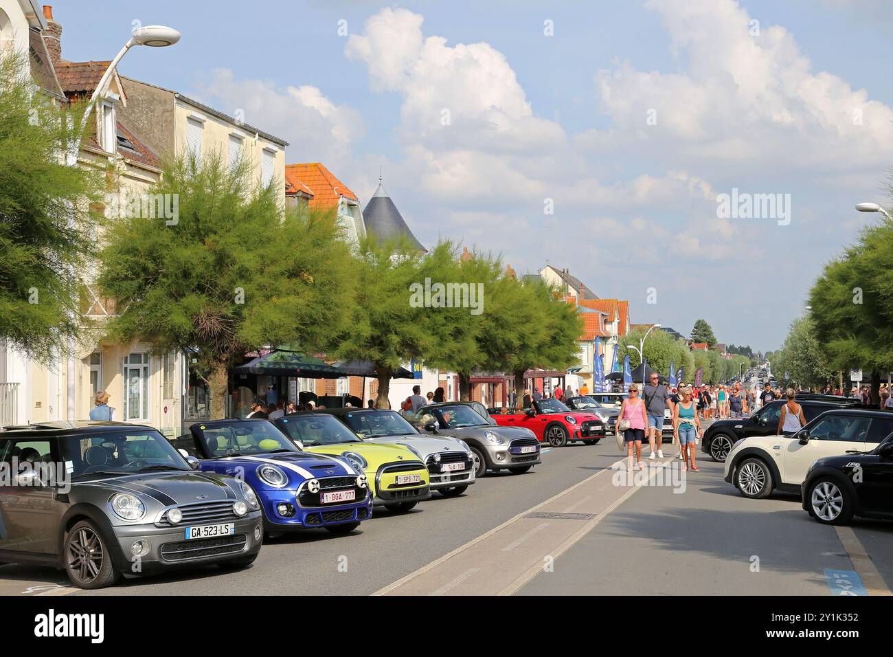 Rassemblement de Minis (Mini Gathering/Parade), Fort Mahon Plage, Côte ...