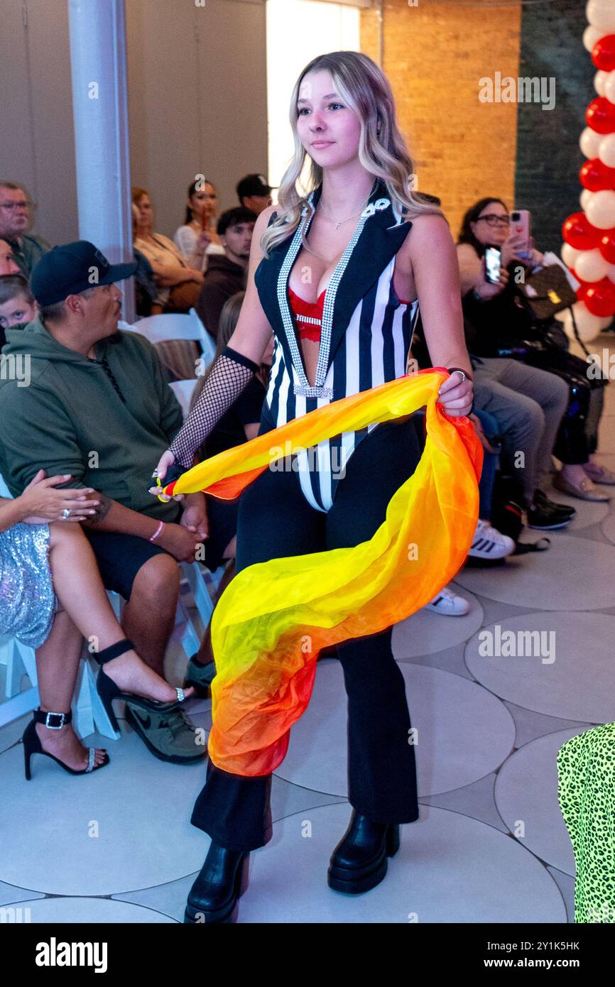 New York, NY, USA. 6th Sep, 2024. Runway models captivate the crowd ...