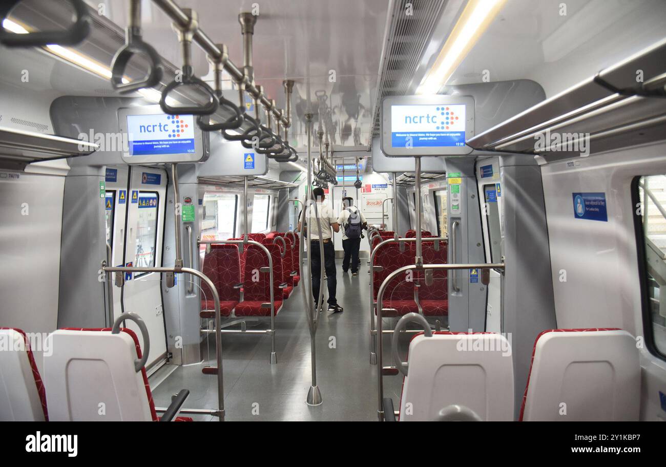 Transverse seating hi-res stock photography and images - Alamy