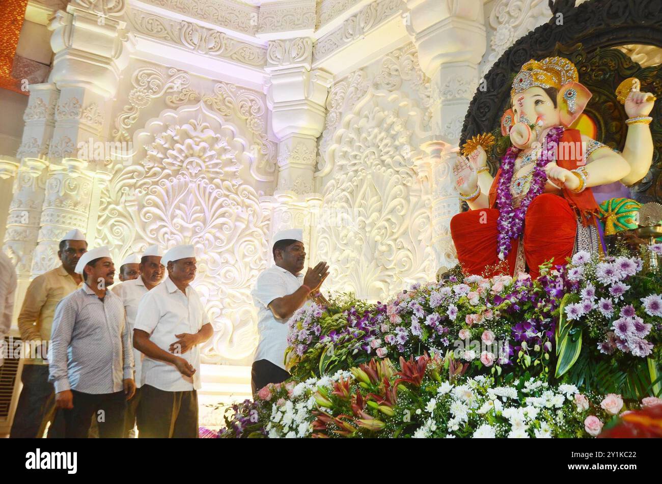 Patna, India. 07th Sep, 2024. PATNA, INDIA - SEPTEMBER 7: Devotees worshiping lord Ganesh on the ...