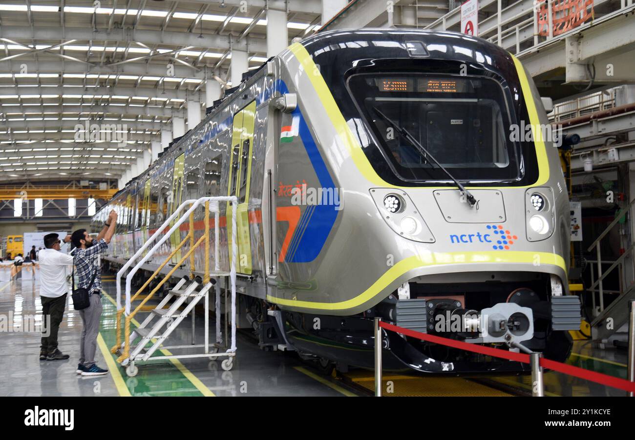 Transverse seating hi-res stock photography and images - Alamy