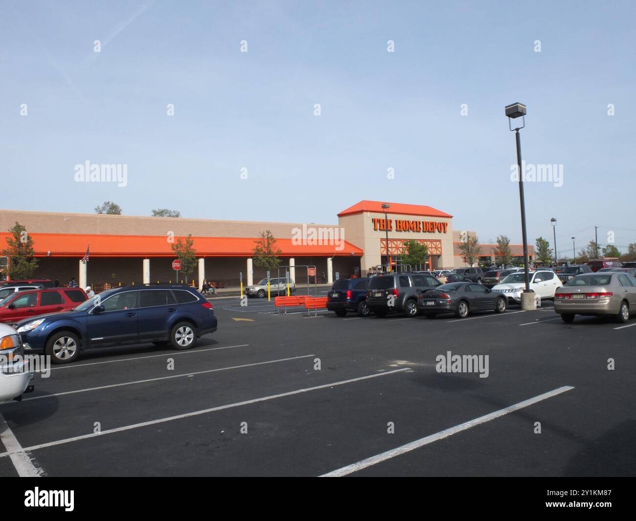 Hardware store chains hi-res stock photography and images - Alamy