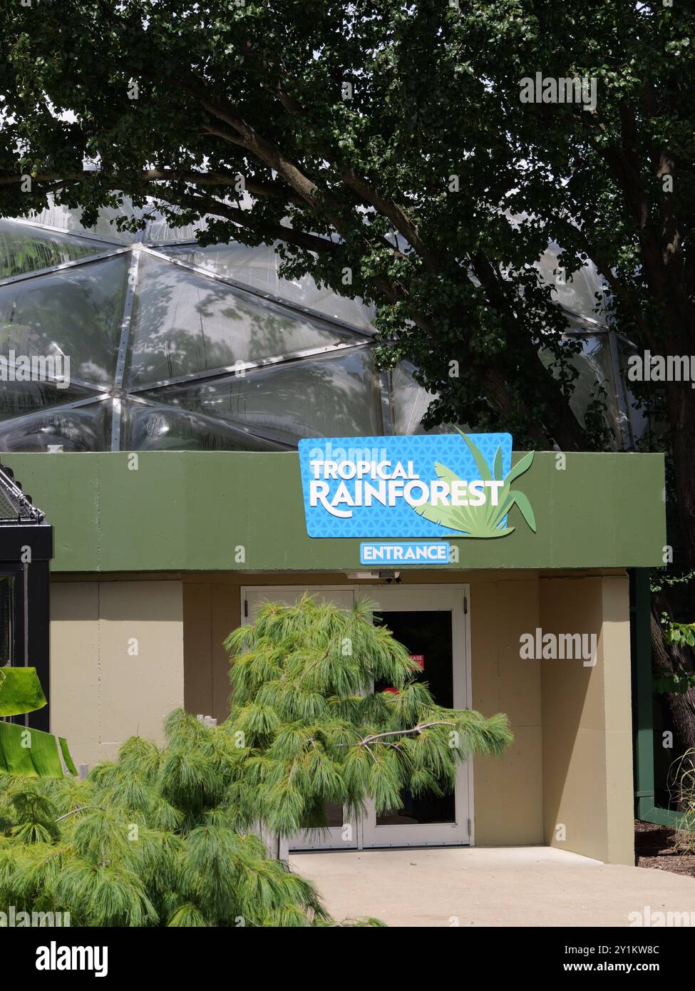 Topeka, Kansas - September 2, 2024: Nice Sunny Fall Weather at the Zoo ...