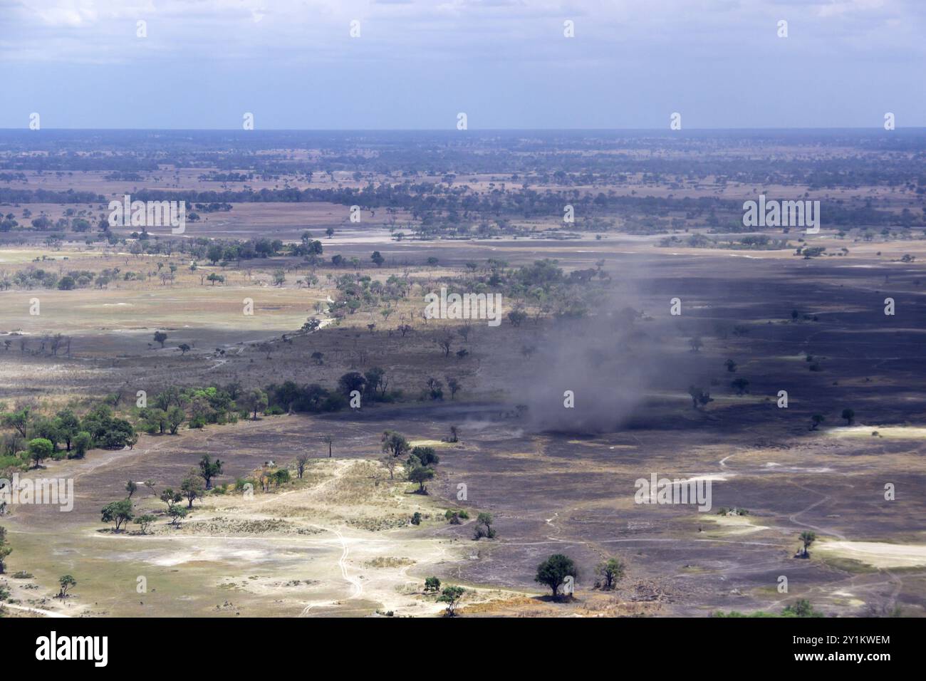 Delta airplane overhead hi-res stock photography and images - Alamy