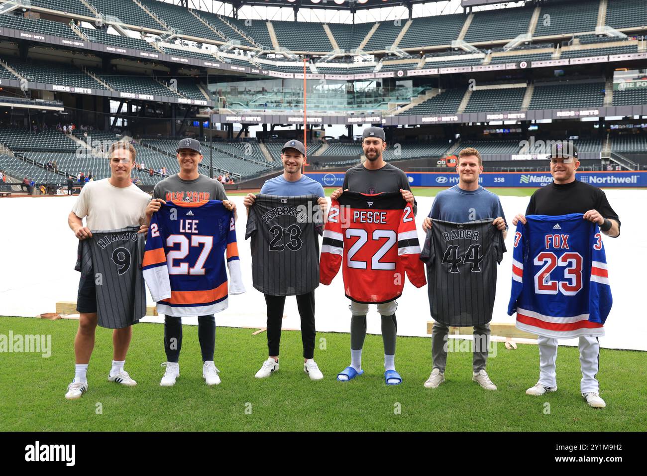 Islanders rangers hi-res stock photography and images - Alamy