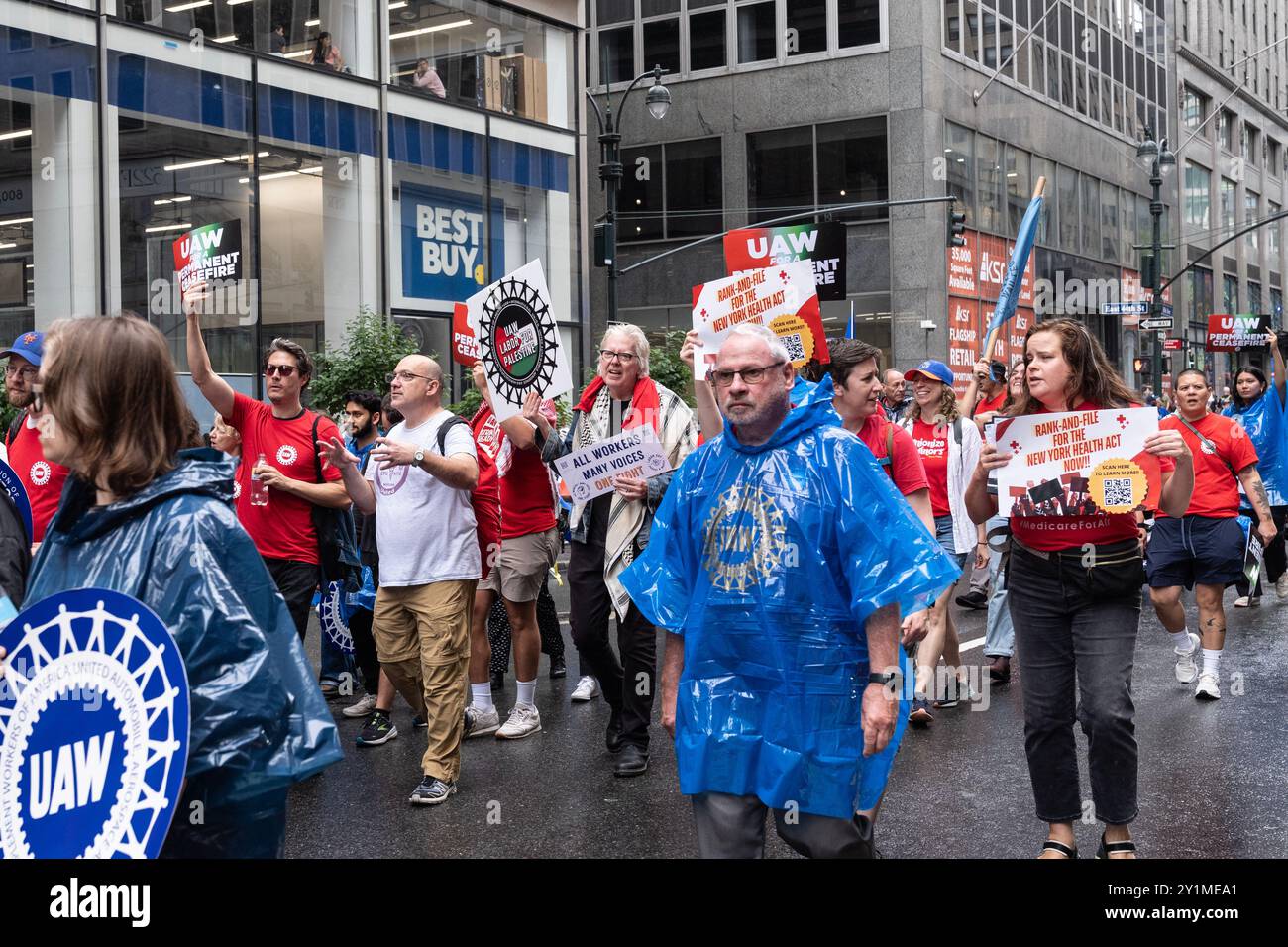 Atmosphere during New York City Labor Day parade on Fifth Avenue as ...