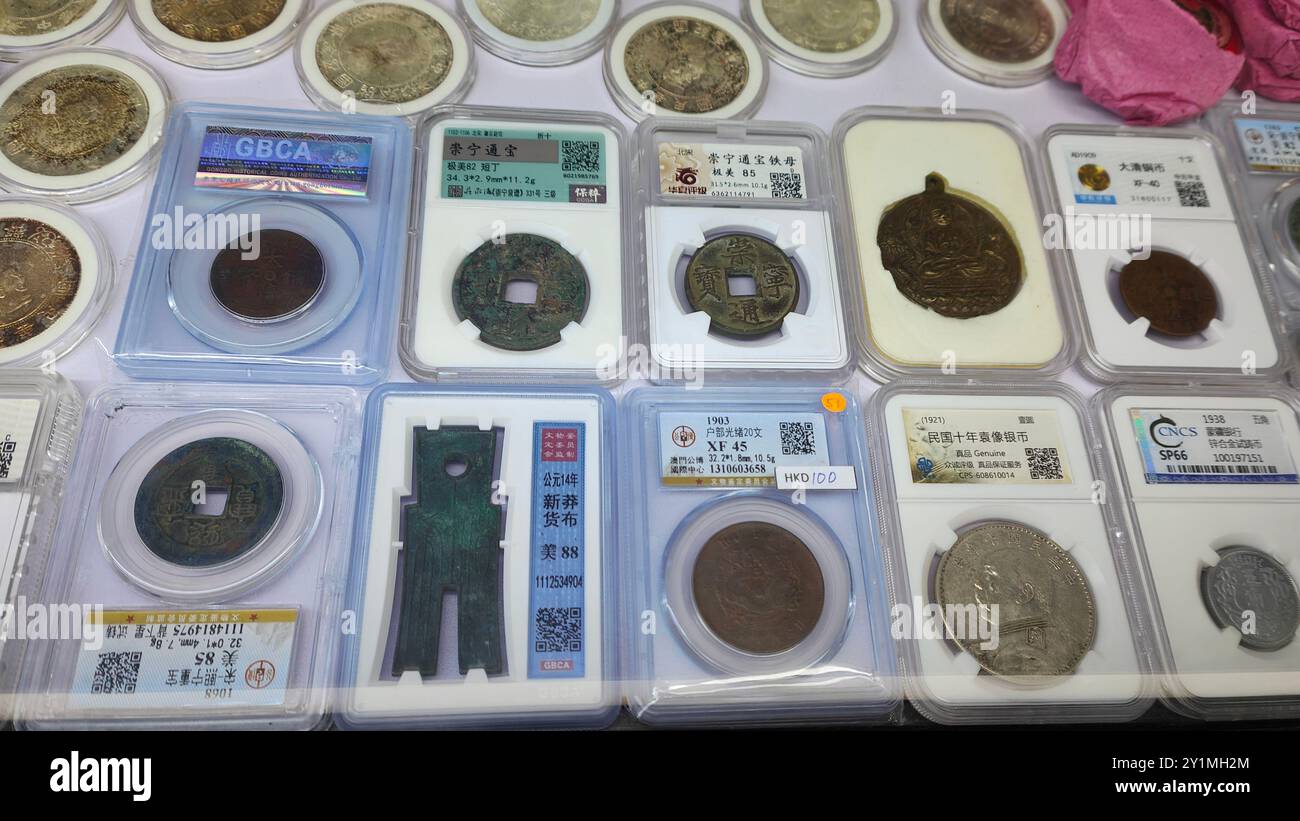 Coin appraisal hi-res stock photography and images - Alamy