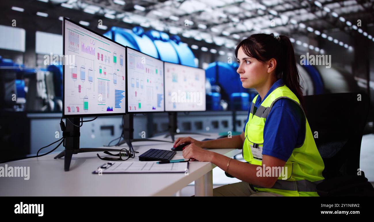 Engineer Operators Using Scada System At Industrial Plant Stock Photo ...