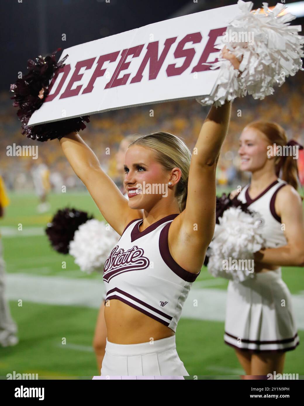 Mississippi state bulldogs cheerleader hi-res stock photography and ...