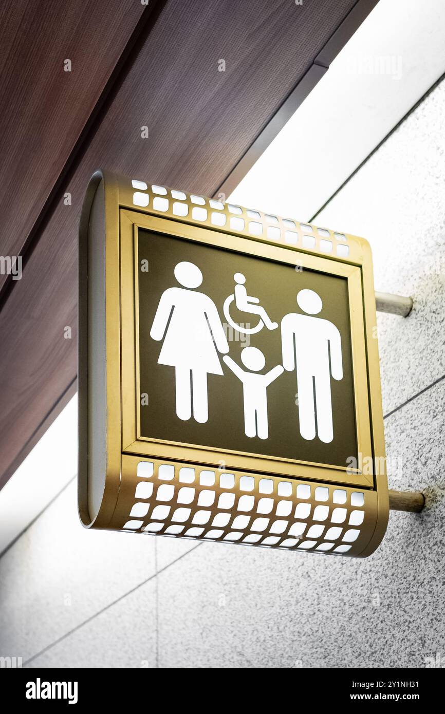 Washroom symbols hi-res stock photography and images - Alamy