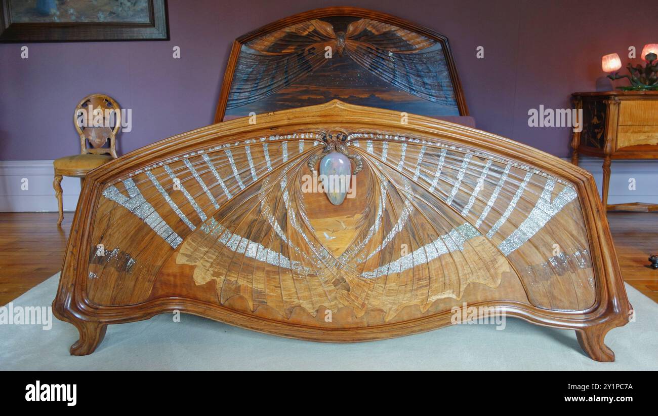 The Dawn and Dusk bed (Aube et Crépuscule) is a piece by Emile Gallé ...