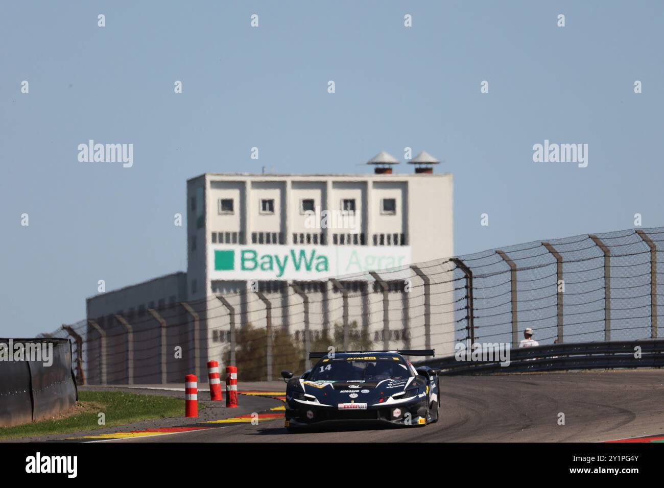 Sieger Rennen 1 Samstag, Jack Aitken (GBR), #14, Ferrari 296 GT3, Team ...