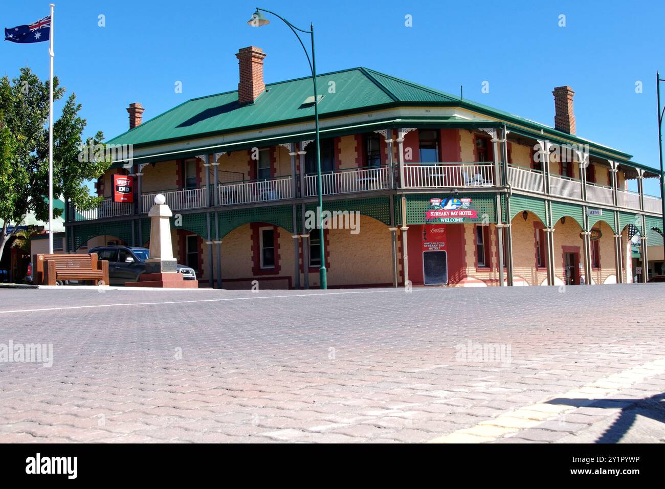 Streaky Bay hotel, South Australia Stock Photo - Alamy