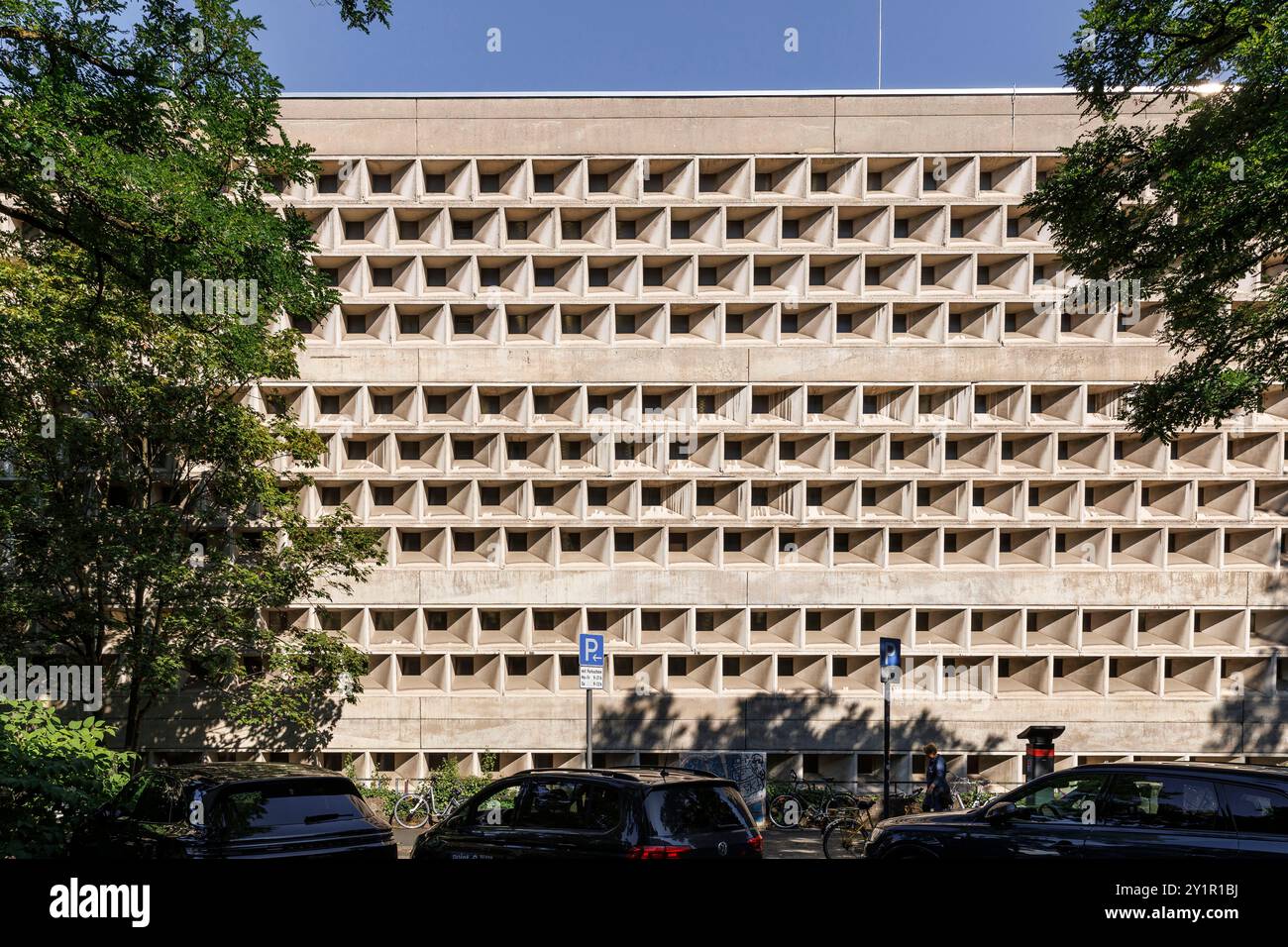 University and City Library on Kerpener street in the Lindenthal ...