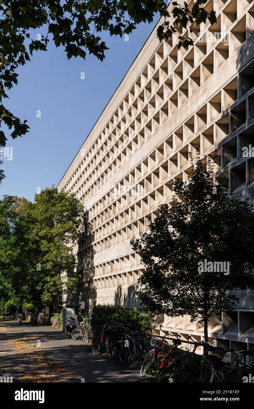 University and City Library on Kerpener street in the Lindenthal ...