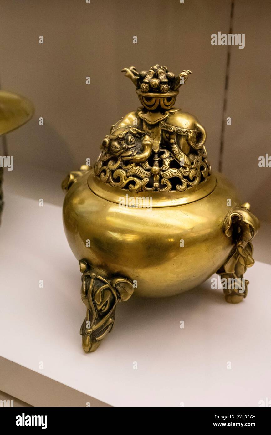 incense burner, China, 17th century, Bronze, Anthropology National ...