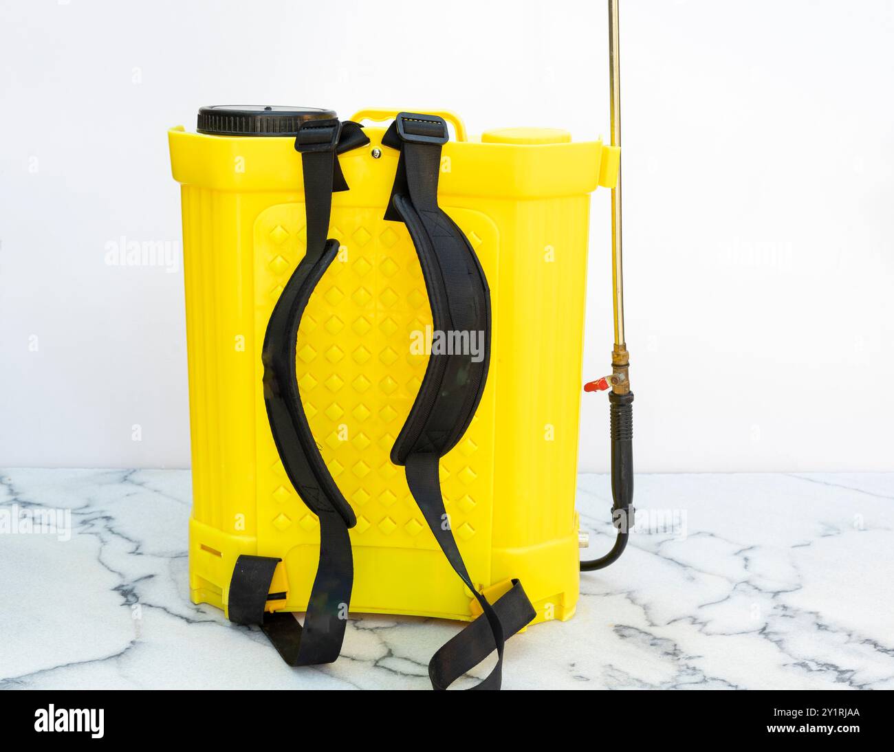 Rechargeable battery powered pesticide sprayer machine backpack back ...