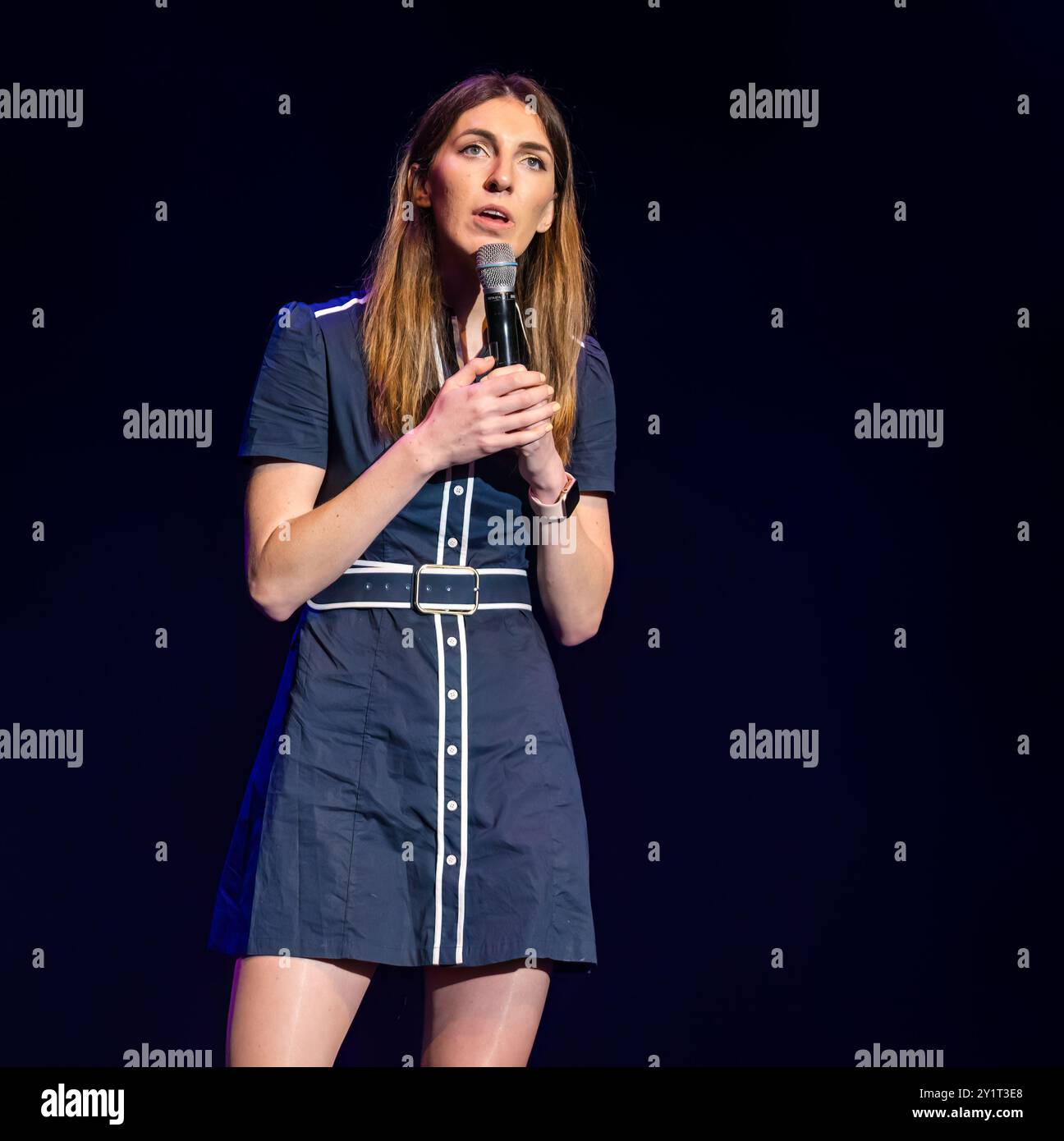 New Zealand stand up comedian Melanie Bracewell at Edinburgh Festival ...