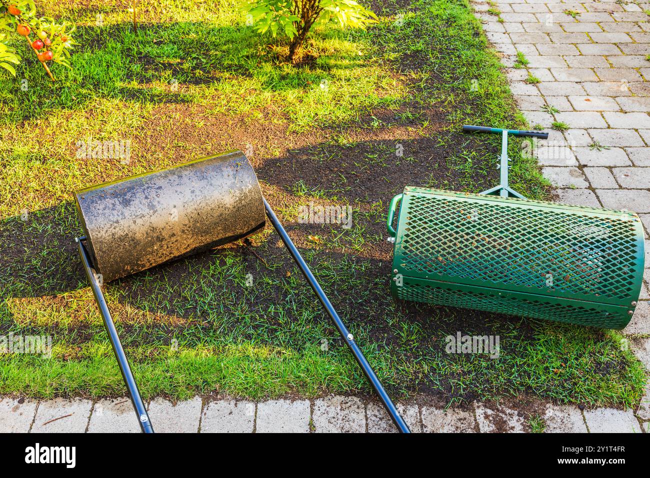 Spreader rollers hi-res stock photography and images - Alamy