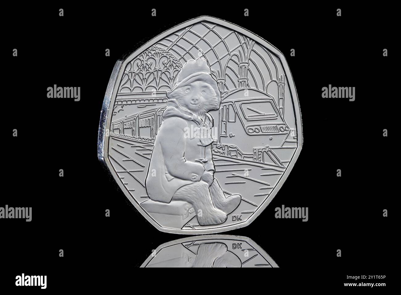 2018 50p coin featuring Paddington Bear at Paddingotn Station Stock ...