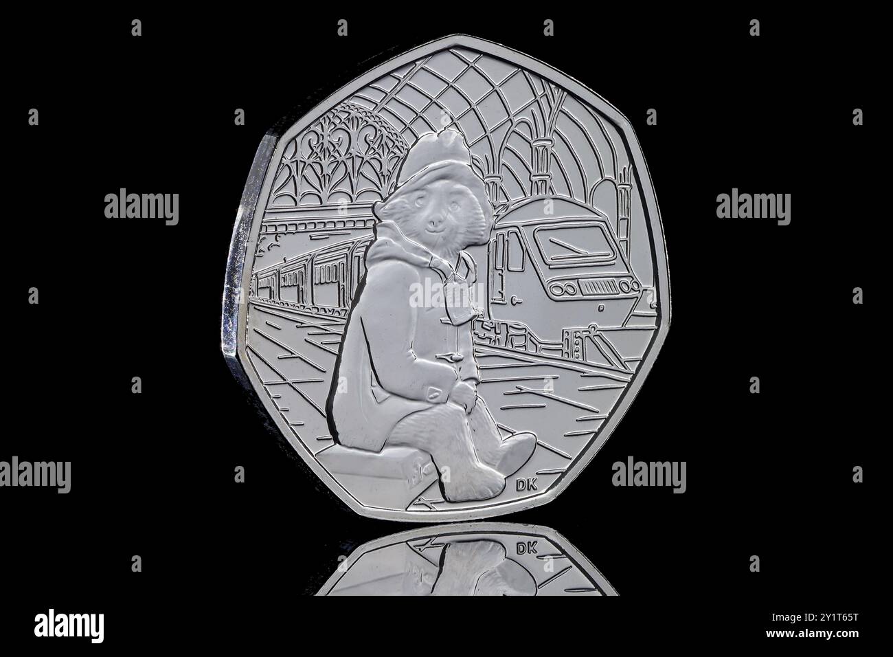 2018 50p coin featuring Paddington Bear at Paddingotn Station Stock ...