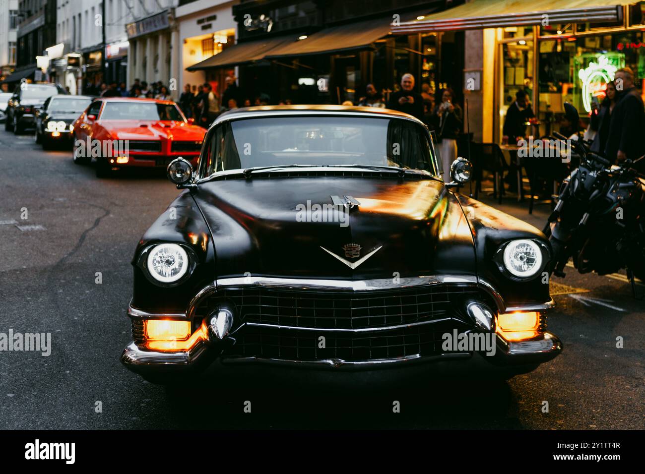 1940s bar scene hi-res stock photography and images - Alamy