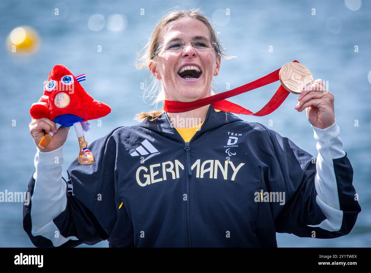 Paris, France. 08th Sep, 2024. Paralympics, Paris 2024, kayak, women ...