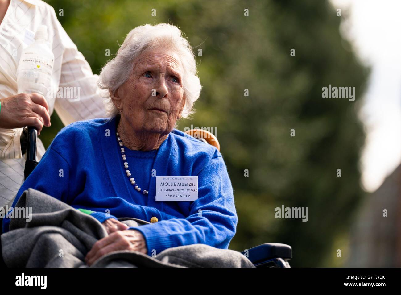 Veteran Mollie Muetzel returns to the scene of her wartime service at ...