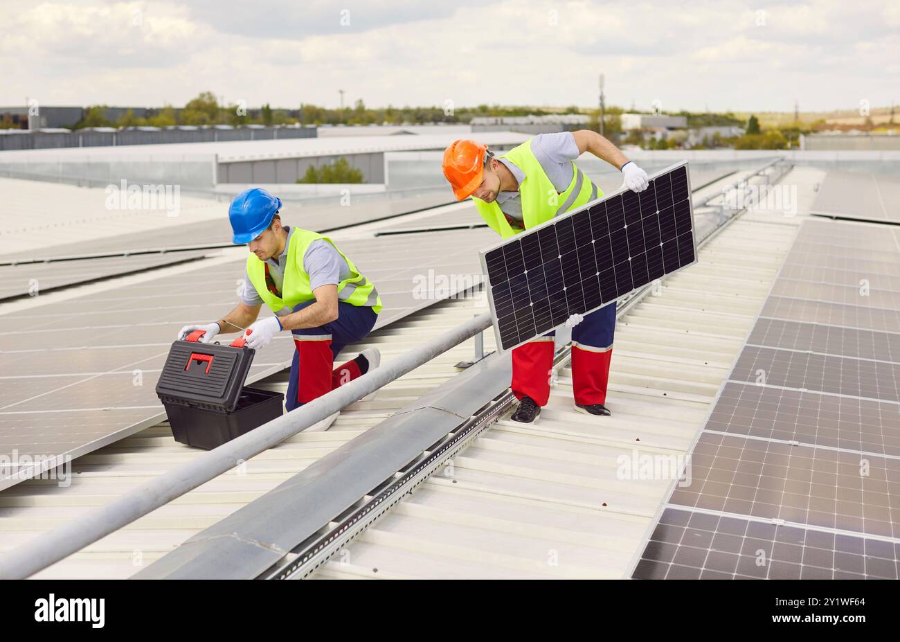 Solar panel tools renewable hi-res stock photography and images - Alamy