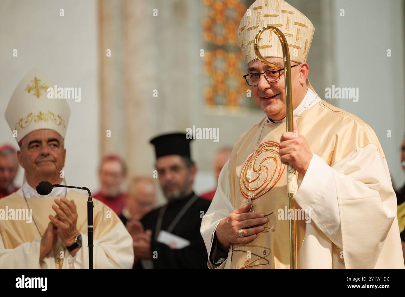 08 September 2024, Lower Saxony, Osnabrück: Bishop Dominicus Meier (r ...