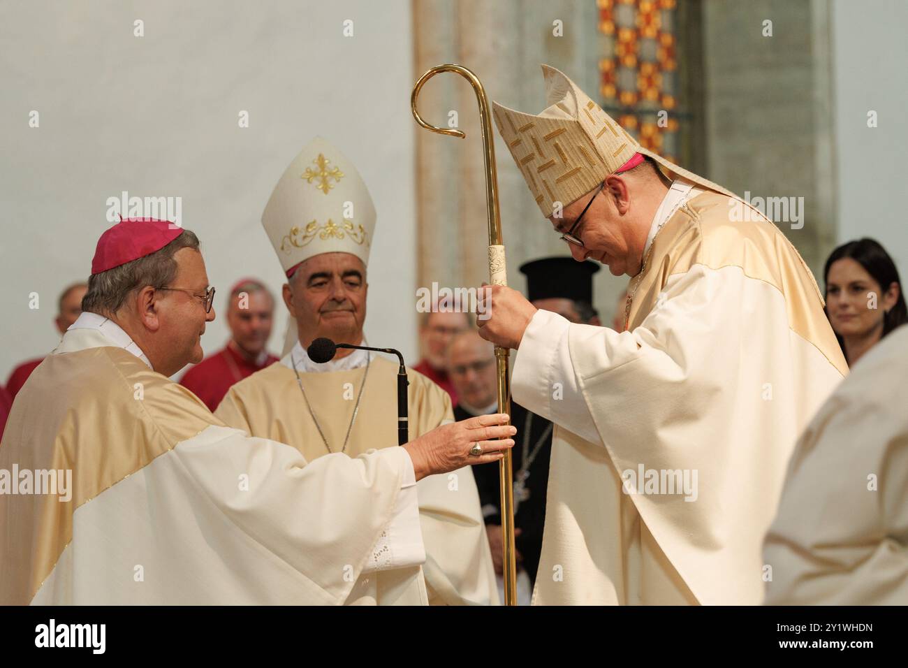 08 September 2024, Lower Saxony, Osnabrück: Bishop Dominicus Meier (r ...
