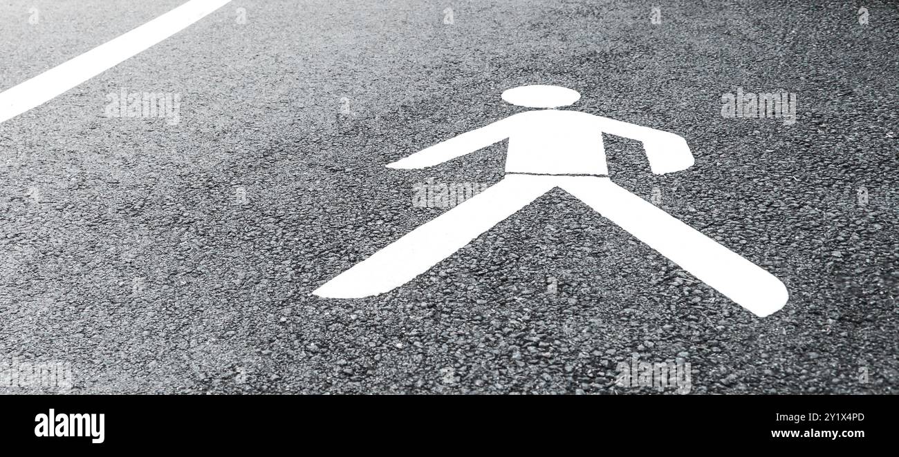 Walking man traffic sign hi-res stock photography and images - Alamy