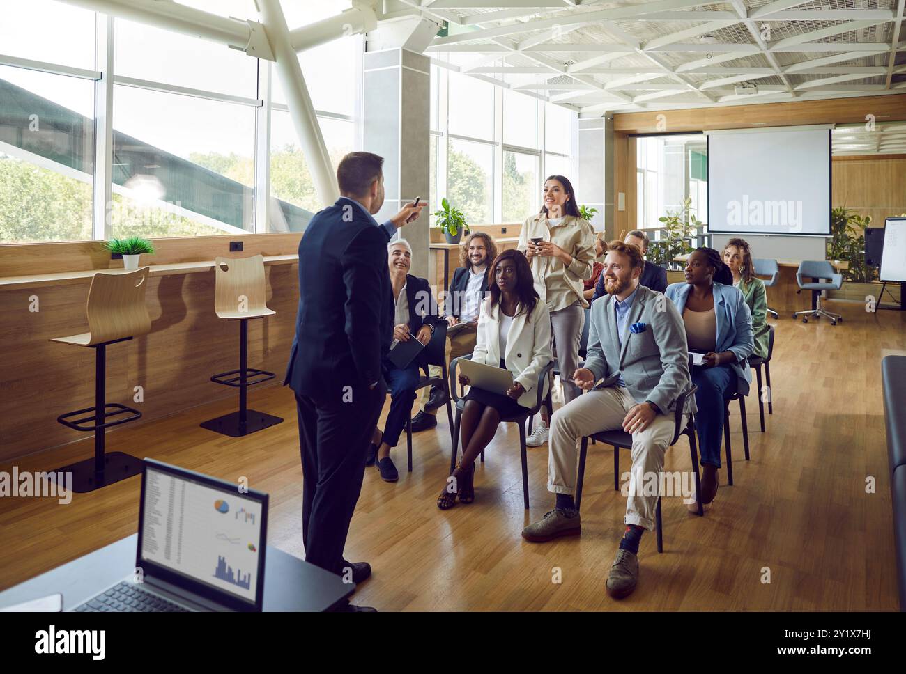 Chief Conducts Business Meeting with Office Workers Stock Photo - Alamy