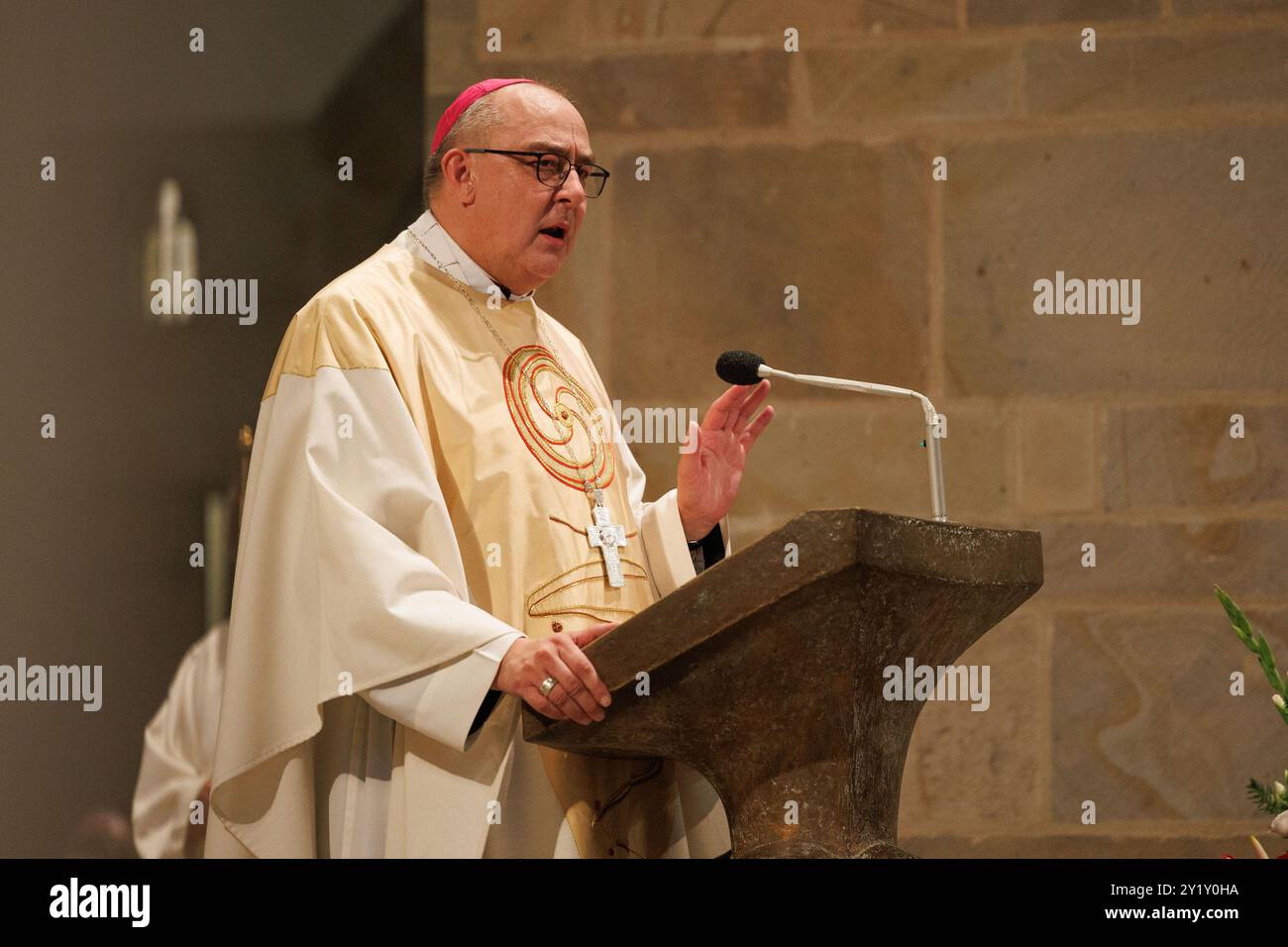 08 September 2024, Lower Saxony, Osnabrück: Bishop Dominicus Meier ...