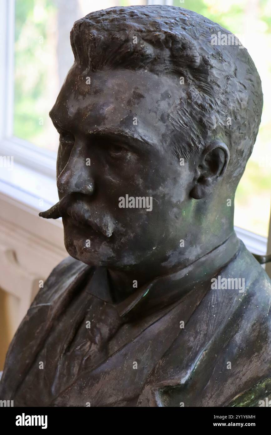 Bust of Albert Edelfelt by Ville Vallgren at Albert Edelfelt Studio ...