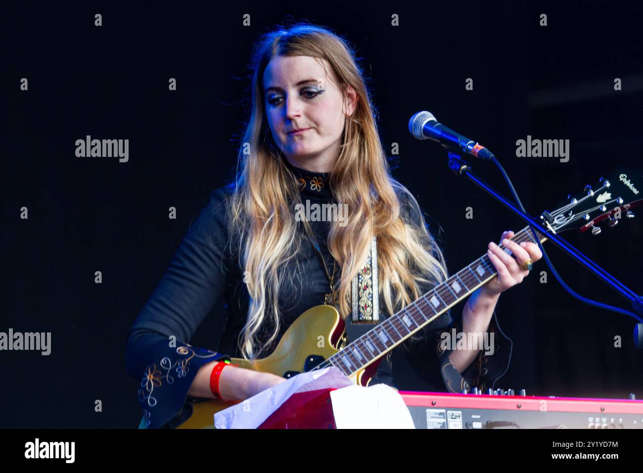 Scottish folk stage hi-res stock photography and images - Alamy