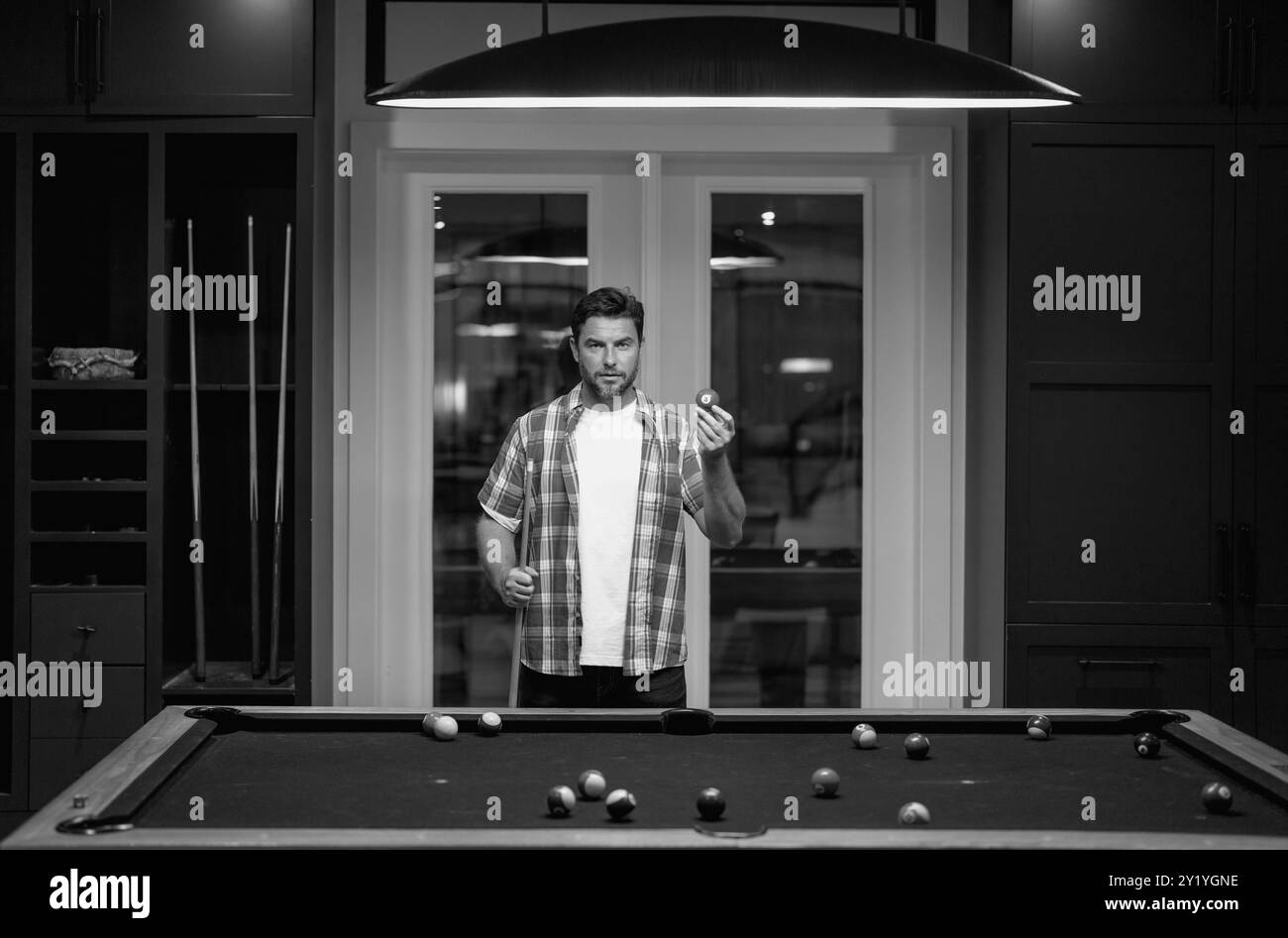 Man playing snooker table Black and White Stock Photos & Images - Alamy