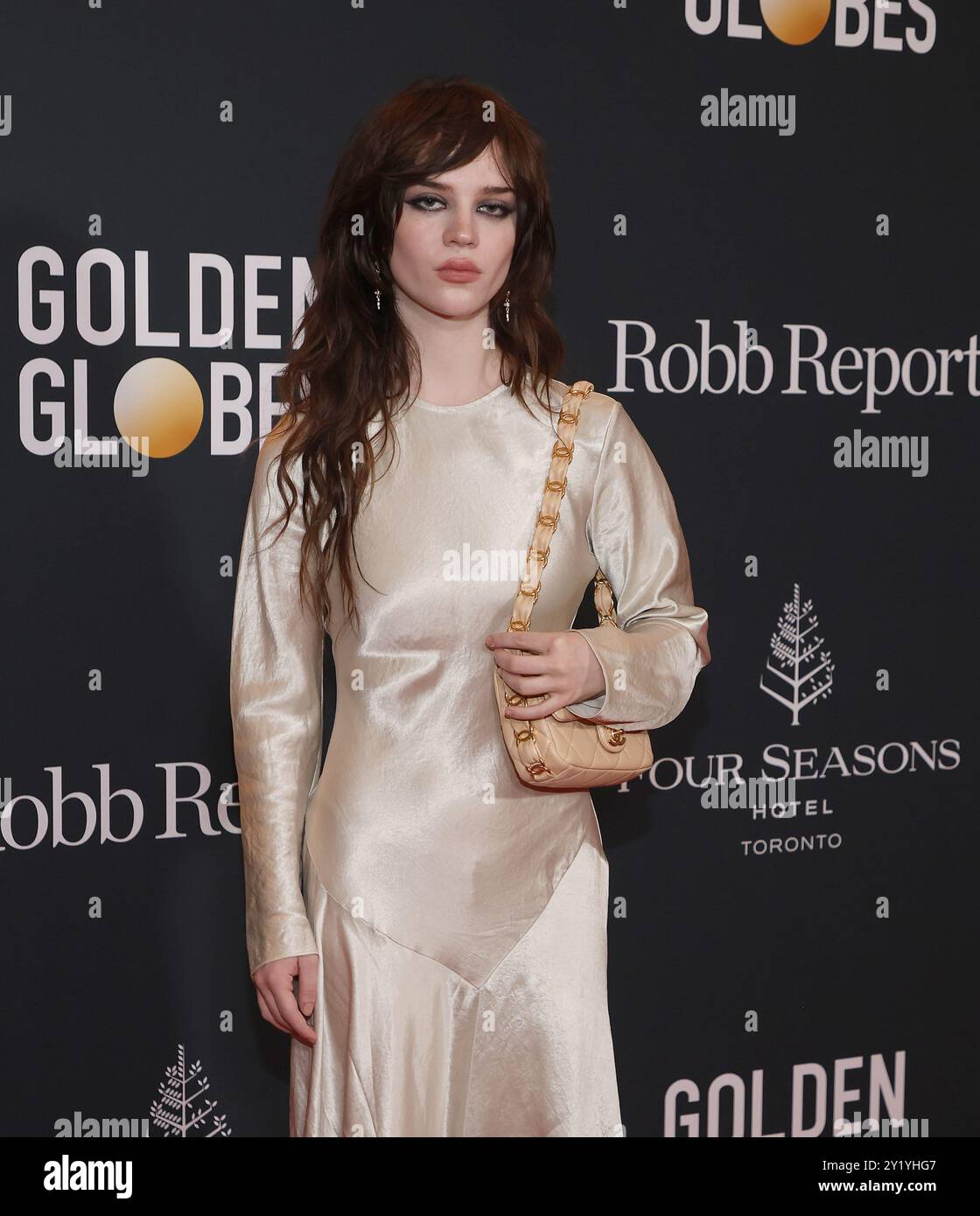 Sophie Thatcher attends the Road to the Golden Globes Party during the ...